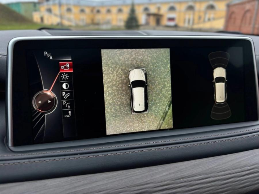 Black BMW X5 2015 in Riga, with an engine capacity of 3.00 L and mileage of 210 thousand km for 32950 €, photo 33 on AUTOMOTO.COM.LV