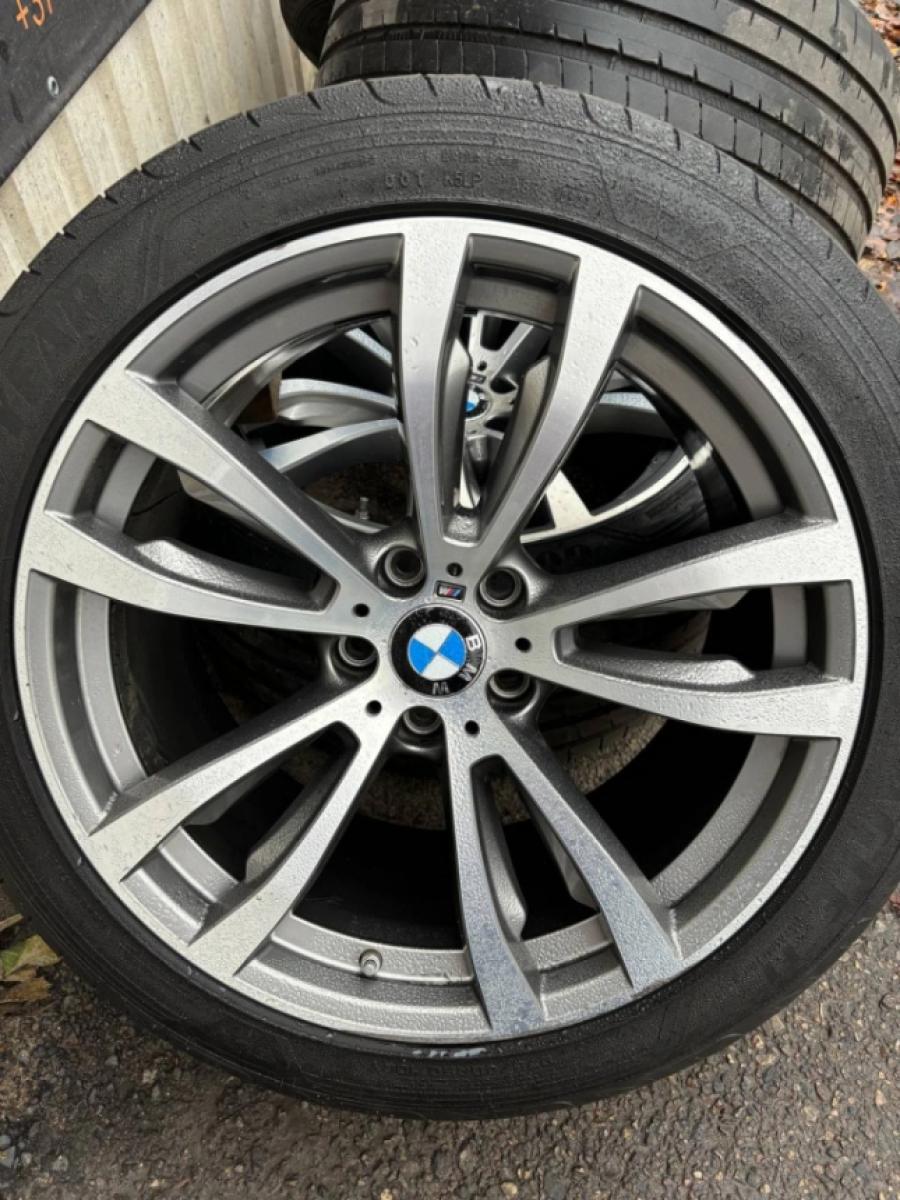 Black BMW X5 2015 in Riga, with an engine capacity of 3.00 L and mileage of 210 thousand km for 32950 €, photo 43 on AUTOMOTO.COM.LV