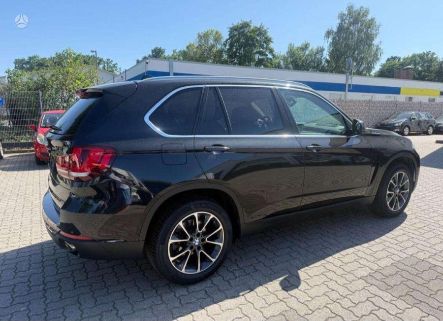 Melns BMW X5 2015 Vilkaviškis, ar dzinēja tilpumu 2.99 L un nobraukumu 266 tūkst. km par 13300 €, foto 6 vietnē AUTOMOTO.COM.LV