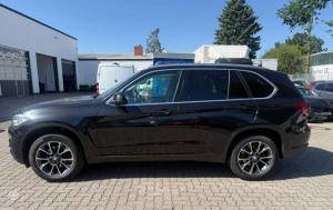 Melns BMW X5 2015 Vilkaviškis, ar dzinēja tilpumu 2.99 L un nobraukumu 266 tūkst. km par 13300 €, foto 12 vietnē AUTOMOTO.COM.LV