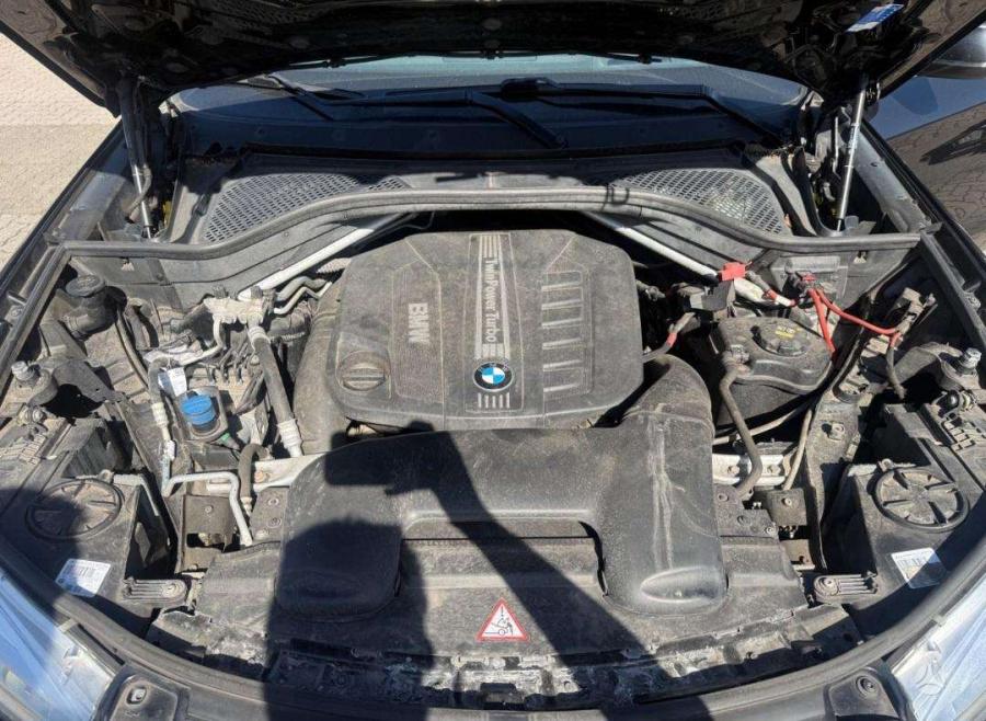 Melns BMW X5 2015 Vilkaviškis, ar dzinēja tilpumu 2.99 L un nobraukumu 266 tūkst. km par 13300 €, foto 16 vietnē AUTOMOTO.COM.LV