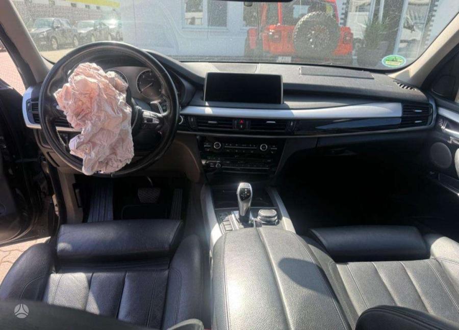 Melns BMW X5 2015 Vilkaviškis, ar dzinēja tilpumu 2.99 L un nobraukumu 266 tūkst. km par 13300 €, foto 19 vietnē AUTOMOTO.COM.LV
