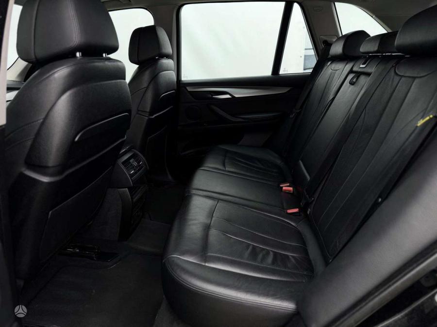 Melns BMW X5 2015 Viļņa, ar dzinēja tilpumu 2.00 L un nobraukumu 220 tūkst. km par 16990 €, foto 12 vietnē AUTOMOTO.COM.LV
