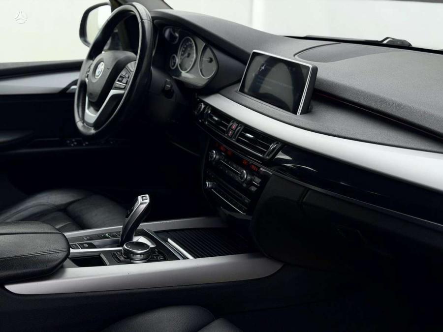 Melns BMW X5 2015 Viļņa, ar dzinēja tilpumu 2.00 L un nobraukumu 220 tūkst. km par 16990 €, foto 16 vietnē AUTOMOTO.COM.LV