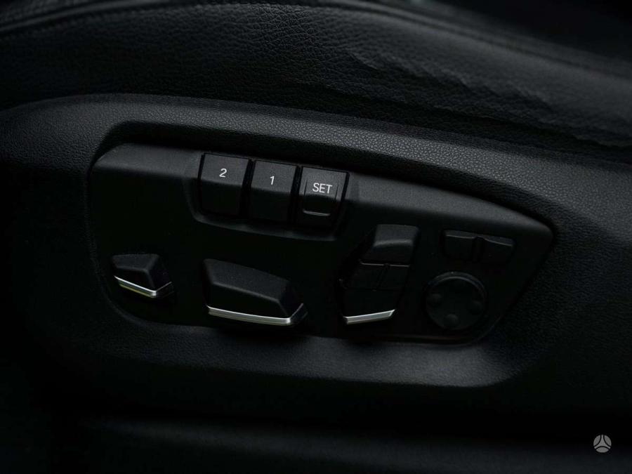Melns BMW X5 2015 Viļņa, ar dzinēja tilpumu 2.00 L un nobraukumu 220 tūkst. km par 16990 €, foto 21 vietnē AUTOMOTO.COM.LV