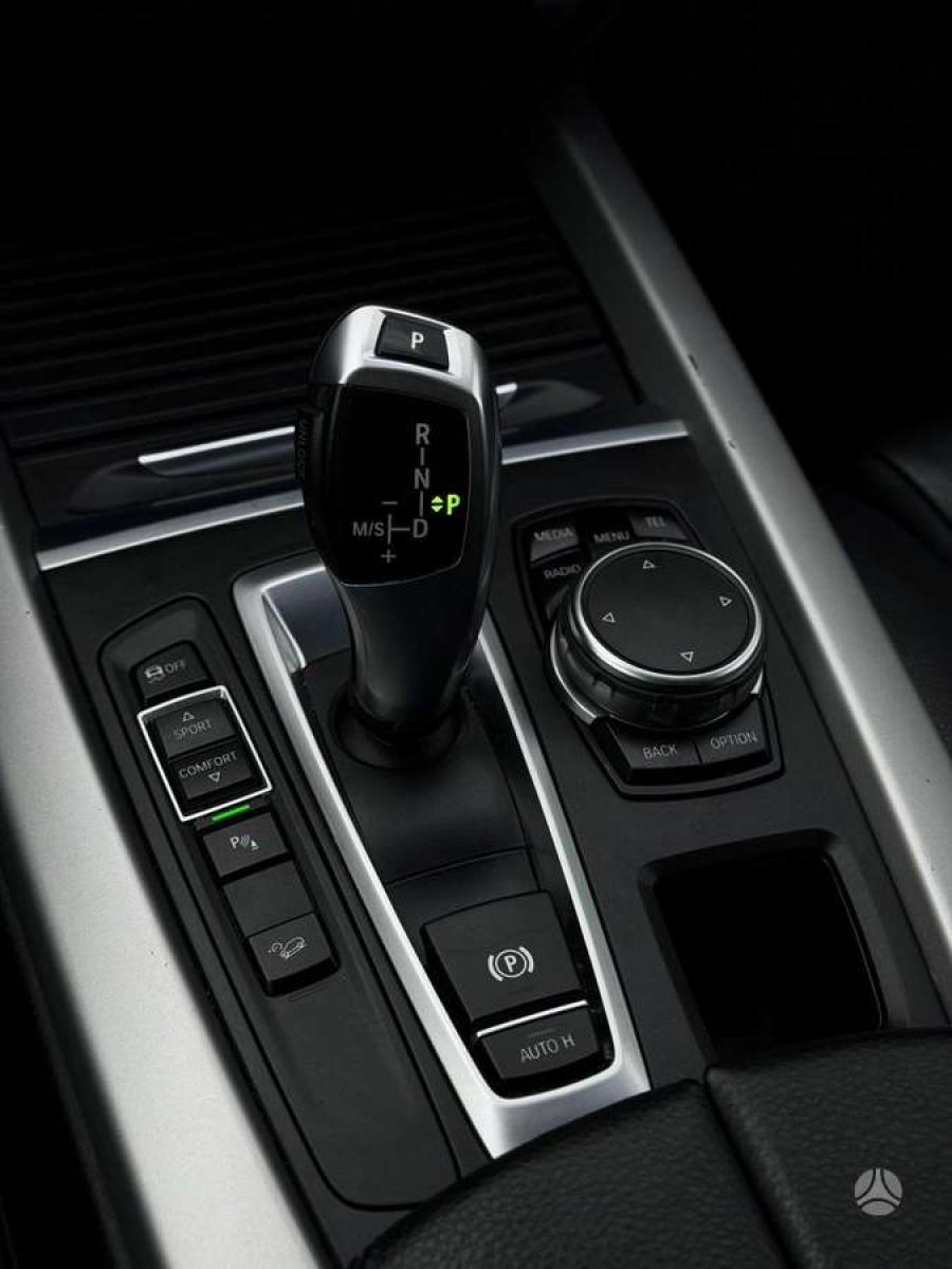 Melns BMW X5 2015 Viļņa, ar dzinēja tilpumu 2.00 L un nobraukumu 220 tūkst. km par 16990 €, foto 22 vietnē AUTOMOTO.COM.LV