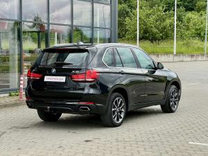 Black BMW X5 2015 in Vilnius, with an engine capacity of 2.00 L and mileage of 199 thousand km for 13500 €, photo 11 on AUTOMOTO.COM.LV