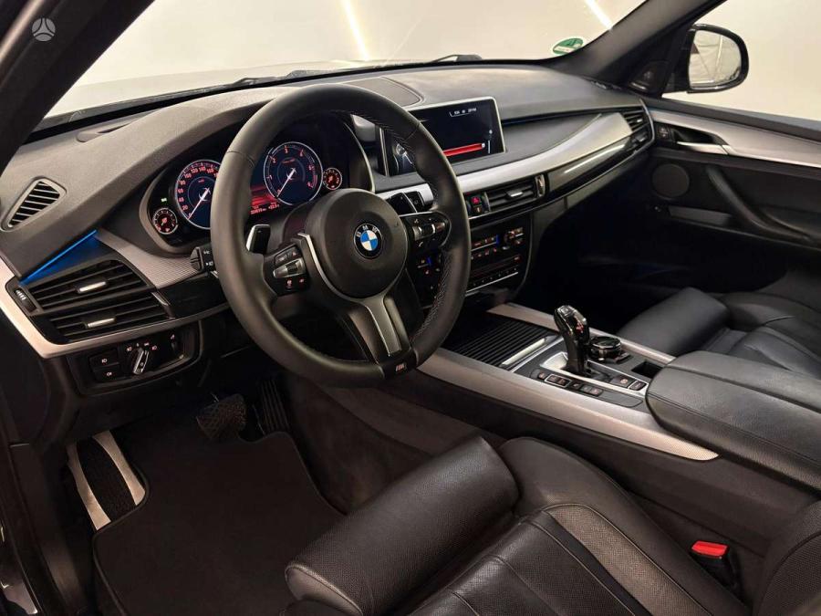 Black BMW X5 2015 in Marijampole, with an engine capacity of 2.99 L and mileage of 225 thousand km for 22750 €, photo 3 on AUTOMOTO.COM.LV