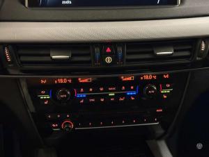 Black BMW X5 2015 in Marijampole, with an engine capacity of 2.99 L and mileage of 225 thousand km for 22750 €, photo 4 on AUTOMOTO.COM.LV