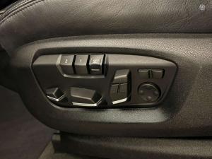 Black BMW X5 2015 in Marijampole, with an engine capacity of 2.99 L and mileage of 225 thousand km for 22750 €, photo 8 on AUTOMOTO.COM.LV