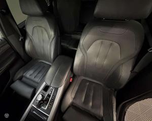 Black BMW X5 2015 in Marijampole, with an engine capacity of 2.99 L and mileage of 225 thousand km for 22750 €, photo 12 on AUTOMOTO.COM.LV