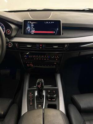 Black BMW X5 2015 in Marijampole, with an engine capacity of 2.99 L and mileage of 225 thousand km for 22750 €, photo 21 on AUTOMOTO.COM.LV