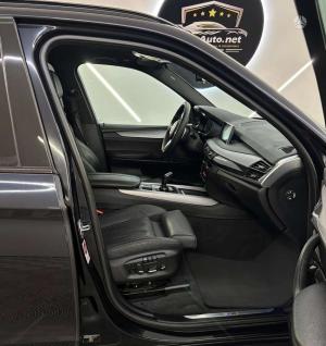 Black BMW X5 2015 in Marijampole, with an engine capacity of 2.99 L and mileage of 225 thousand km for 22750 €, photo 26 on AUTOMOTO.COM.LV