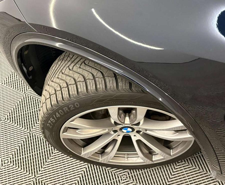 Black BMW X5 2015 in Marijampole, with an engine capacity of 2.99 L and mileage of 225 thousand km for 22750 €, photo 35 on AUTOMOTO.COM.LV