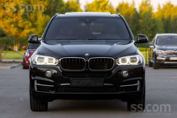 Melns BMW X5 2015 Jelgava, ar dzinēja tilpumu 3.00 L un nobraukumu 0 tūkst. km par 15800 €, foto 2 vietnē AUTOMOTO.COM.LV