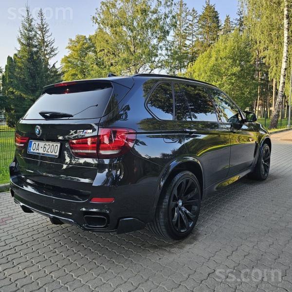 Black BMW X5 2015 in Ogre, with an engine capacity of 2.00 L and mileage of 270 thousand km for 22950 €, photo 6 on AUTOMOTO.COM.LV