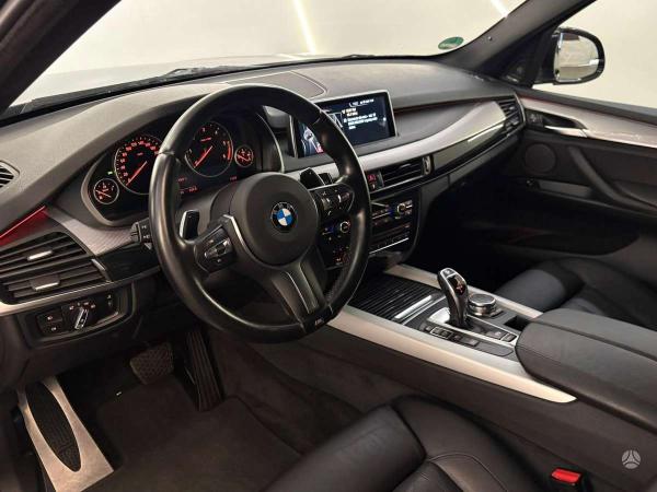 Melns BMW X5 2015 Marijampole, ar dzinēja tilpumu 2.99 L un nobraukumu 270 tūkst. km par 19750 €, foto 2 vietnē AUTOMOTO.COM.LV