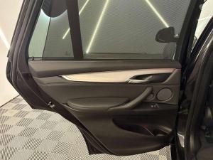 Melns BMW X5 2015 Marijampole, ar dzinēja tilpumu 2.99 L un nobraukumu 270 tūkst. km par 19750 €, foto 25 vietnē AUTOMOTO.COM.LV