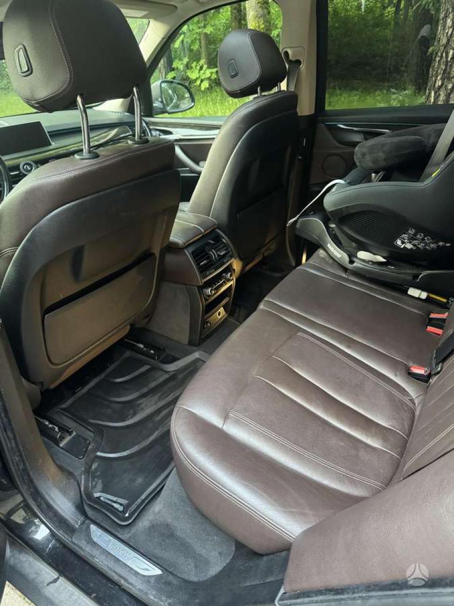 Melns BMW X5 2015 Viļņa, ar dzinēja tilpumu 2.98 L un nobraukumu 300 tūkst. km par 13300 €, foto 11 vietnē AUTOMOTO.COM.LV