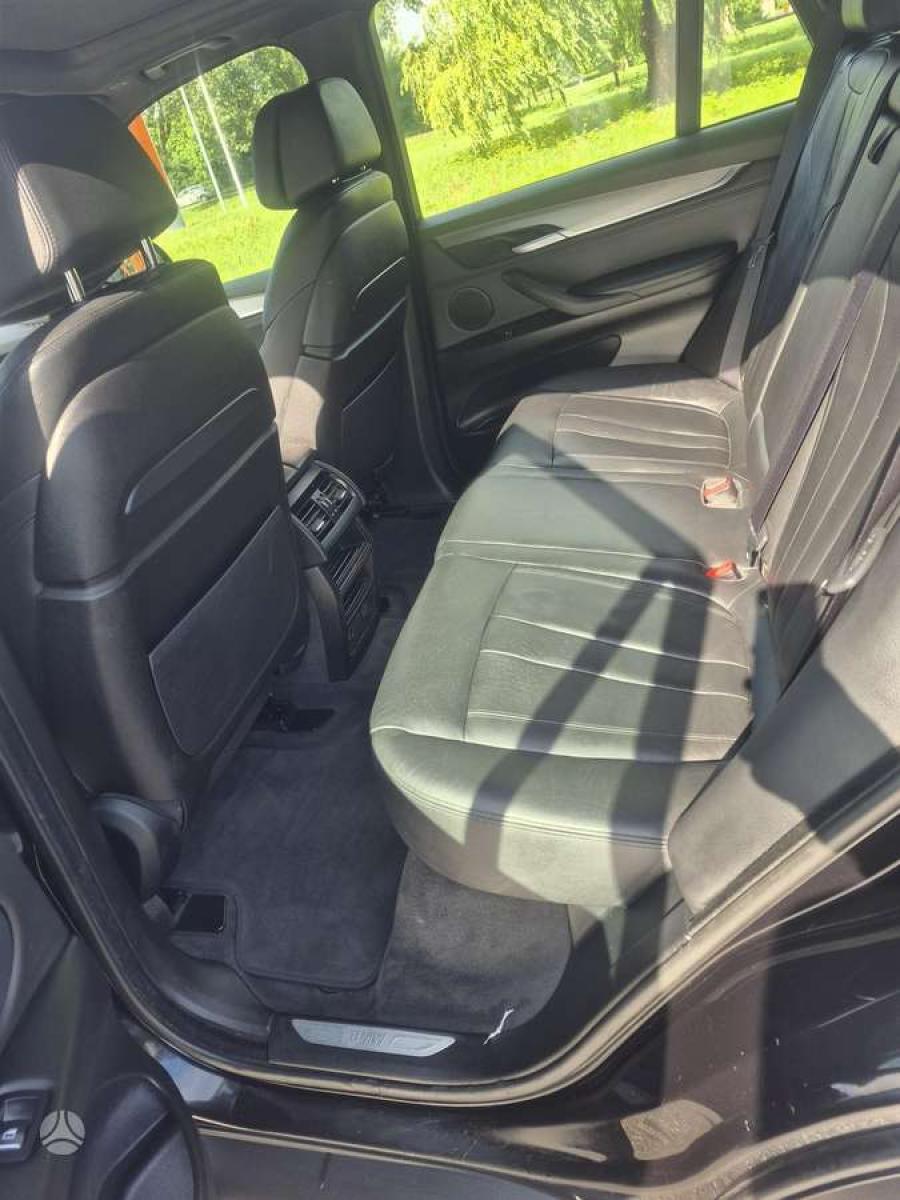 Black BMW X5 2015 in Klaipeda, with an engine capacity of 2.99 L and mileage of 235 thousand km for 17500 €, photo 10 on AUTOMOTO.COM.LV