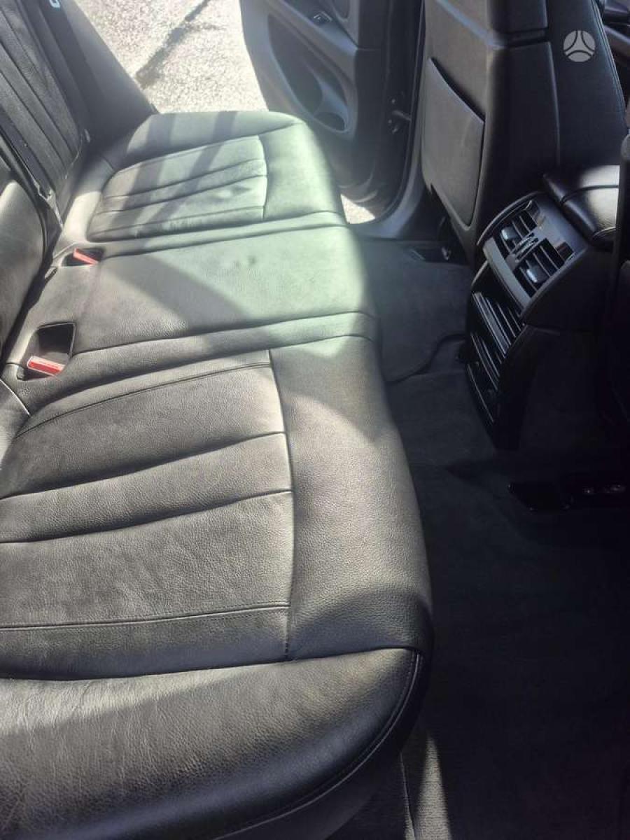 Black BMW X5 2015 in Klaipeda, with an engine capacity of 2.99 L and mileage of 235 thousand km for 17500 €, photo 11 on AUTOMOTO.COM.LV