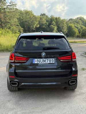 Black BMW X5 2015 in Kaunas, with an engine capacity of 3.00 L and mileage of 244 thousand km for 20000 €, photo 4 on AUTOMOTO.COM.LV