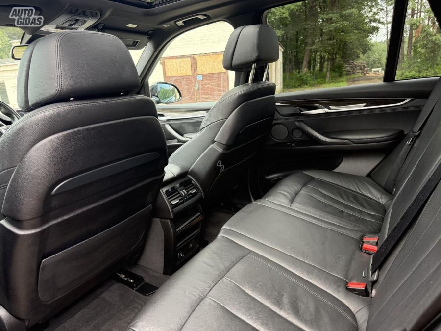 Black BMW X5 2015 in Kaunas, with an engine capacity of 3.00 L and mileage of 244 thousand km for 20000 €, photo 11 on AUTOMOTO.COM.LV