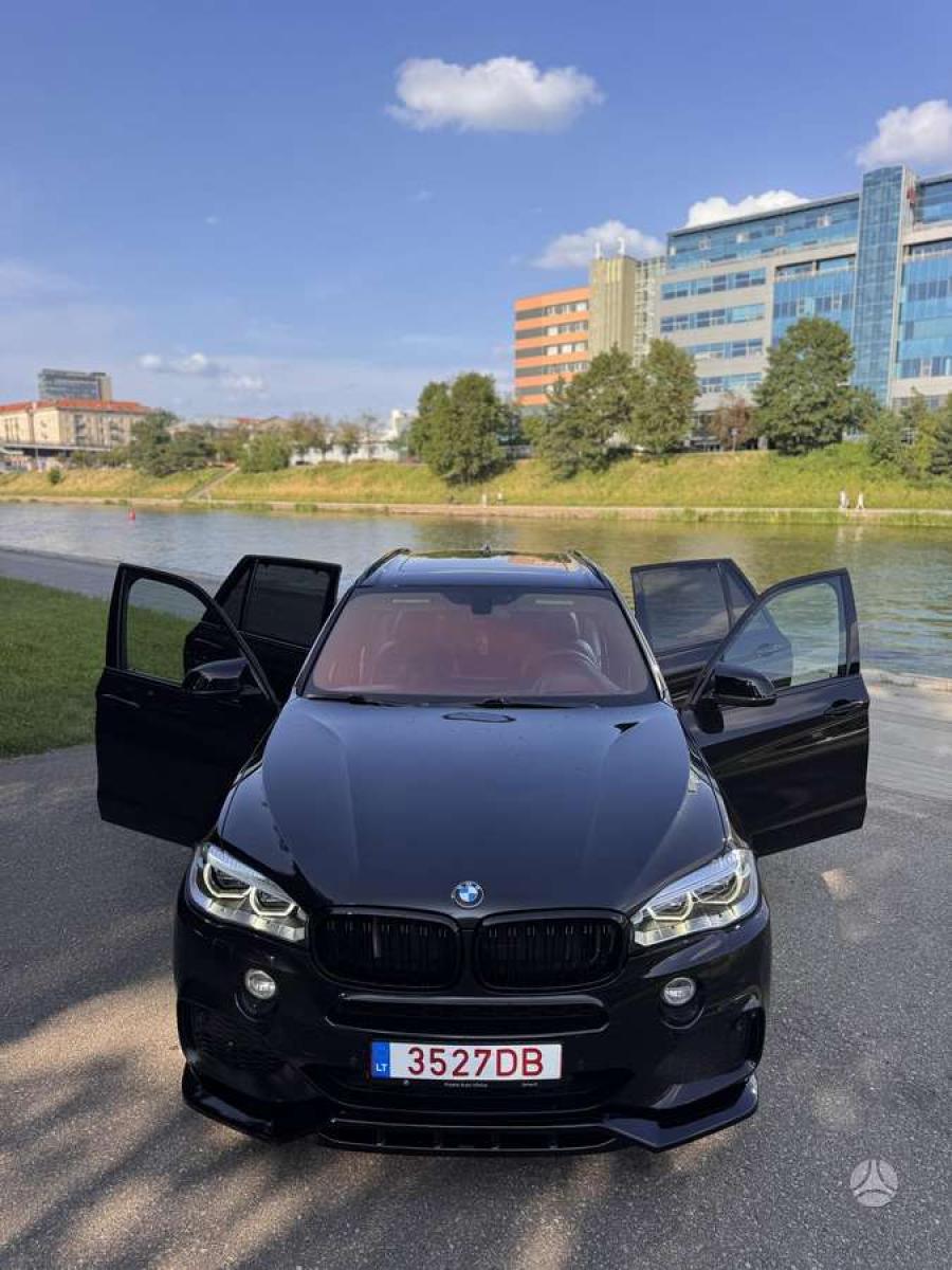 Black BMW X5 2015 in Vilnius, with an engine capacity of 4.40 L and mileage of 183 thousand km for 16800 €, photo 4 on AUTOMOTO.COM.LV