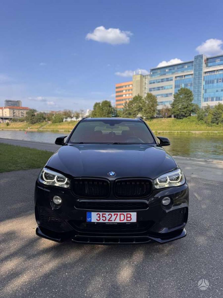 Black BMW X5 2015 in Vilnius, with an engine capacity of 4.40 L and mileage of 183 thousand km for 16800 €, photo 5 on AUTOMOTO.COM.LV