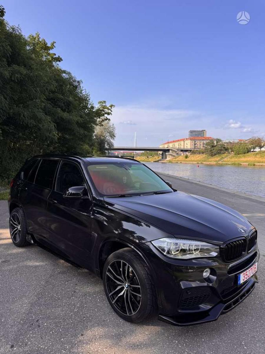 Black BMW X5 2015 in Vilnius, with an engine capacity of 4.40 L and mileage of 183 thousand km for 16800 €, photo 9 on AUTOMOTO.COM.LV