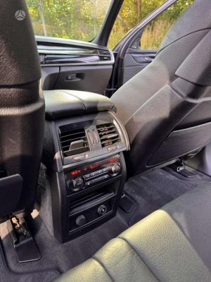 Black BMW X5 2015 in Vilnius, with an engine capacity of 4.40 L and mileage of 183 thousand km for 16800 €, photo 13 on AUTOMOTO.COM.LV