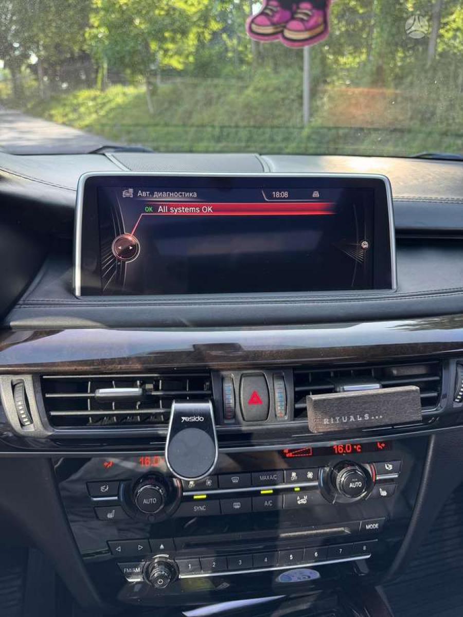 Black BMW X5 2015 in Vilnius, with an engine capacity of 4.40 L and mileage of 183 thousand km for 16800 €, photo 14 on AUTOMOTO.COM.LV