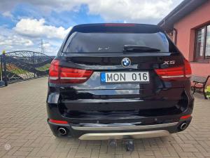 Black BMW X5 2015 in Kaunas, with an engine capacity of 2.99 L and mileage of 252 thousand km for 22500 €, photo 4 on AUTOMOTO.COM.LV
