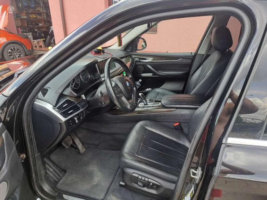 Black BMW X5 2015 in Kaunas, with an engine capacity of 2.99 L and mileage of 252 thousand km for 22500 €, photo 9 on AUTOMOTO.COM.LV