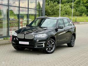 Black BMW X5 2015 in Vilnius, with an engine capacity of 2.00 L and mileage of 199 thousand km for 13500 €, photo 4 on AUTOMOTO.COM.LV