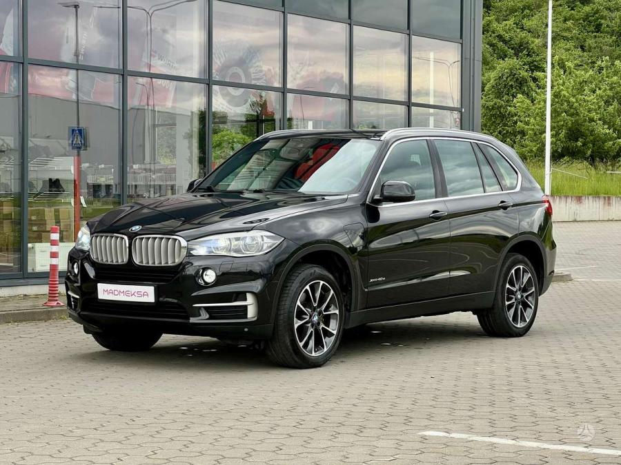 Black BMW X5 2015 in Vilnius, with an engine capacity of 2.00 L and mileage of 199 thousand km for 13500 €, photo 10 on AUTOMOTO.COM.LV