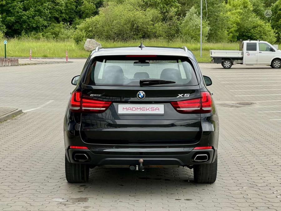 Black BMW X5 2015 in Vilnius, with an engine capacity of 2.00 L and mileage of 199 thousand km for 13500 €, photo 12 on AUTOMOTO.COM.LV