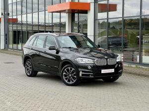 Black BMW X5 2015 in Vilnius, with an engine capacity of 2.00 L and mileage of 199 thousand km for 13500 €, photo 13 on AUTOMOTO.COM.LV