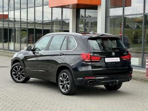 Black BMW X5 2015 in Vilnius, with an engine capacity of 2.00 L and mileage of 199 thousand km for 13500 €, photo 14 on AUTOMOTO.COM.LV