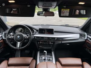 Black BMW X5 2015 in Vilnius, with an engine capacity of 2.00 L and mileage of 199 thousand km for 13500 €, photo 25 on AUTOMOTO.COM.LV