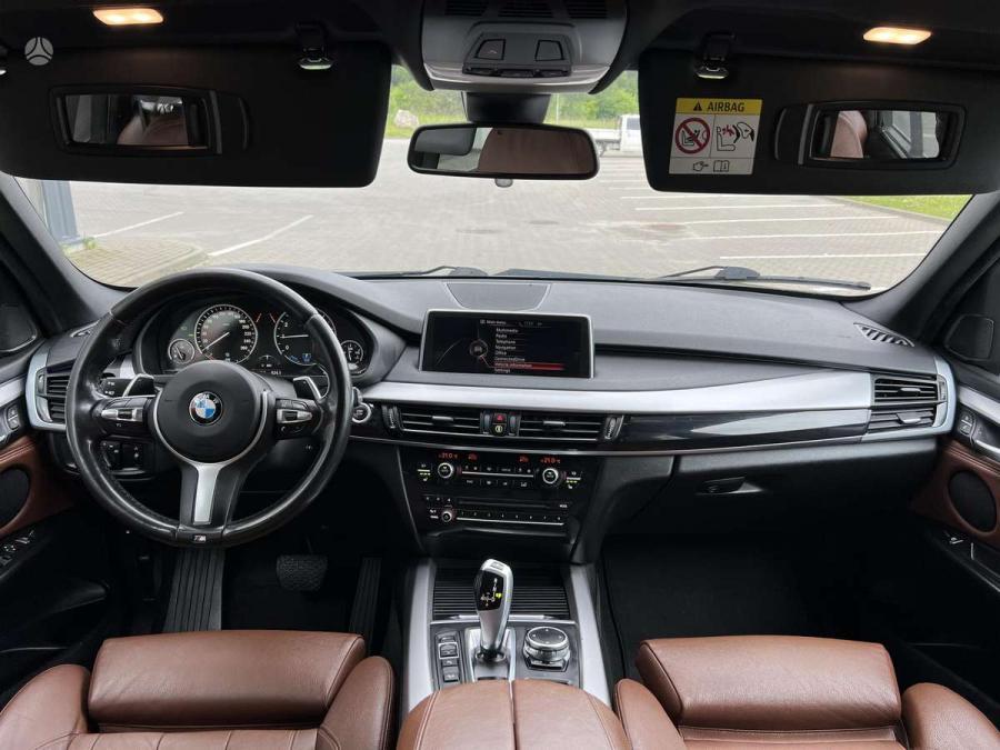 Black BMW X5 2015 in Vilnius, with an engine capacity of 2.00 L and mileage of 199 thousand km for 13500 €, photo 25 on AUTOMOTO.COM.LV