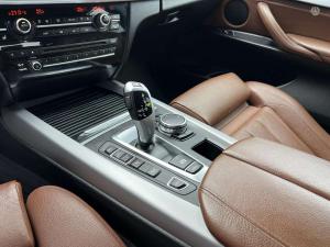 Black BMW X5 2015 in Vilnius, with an engine capacity of 2.00 L and mileage of 199 thousand km for 13500 €, photo 30 on AUTOMOTO.COM.LV