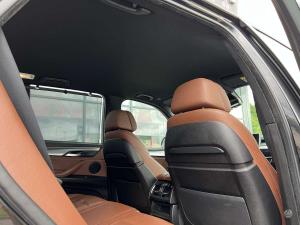 Black BMW X5 2015 in Vilnius, with an engine capacity of 2.00 L and mileage of 199 thousand km for 13500 €, photo 40 on AUTOMOTO.COM.LV