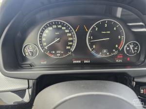 Черный БМВ Х5 2015 в Вильнюс, объемом двигателя 3.00 л и пробегом 300 тыс. км за 16400 €, фото 5 на AUTOMOTO.COM.LV