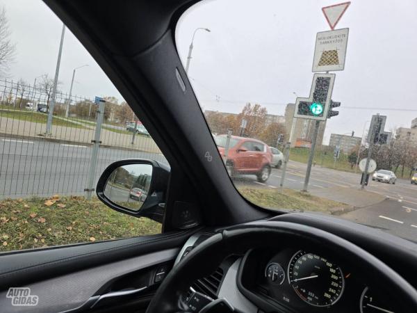 Черный БМВ Х5 2015 в Вильнюс, объемом двигателя 3.00 л и пробегом 300 тыс. км за 16400 €, фото 7 на AUTOMOTO.COM.LV