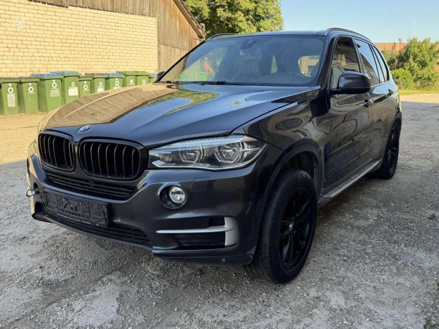 Melns BMW X5 2015 Kauņa, ar dzinēja tilpumu 3.00 L un nobraukumu 321 tūkst. km par 9700 €, foto 1 vietnē AUTOMOTO.COM.LV