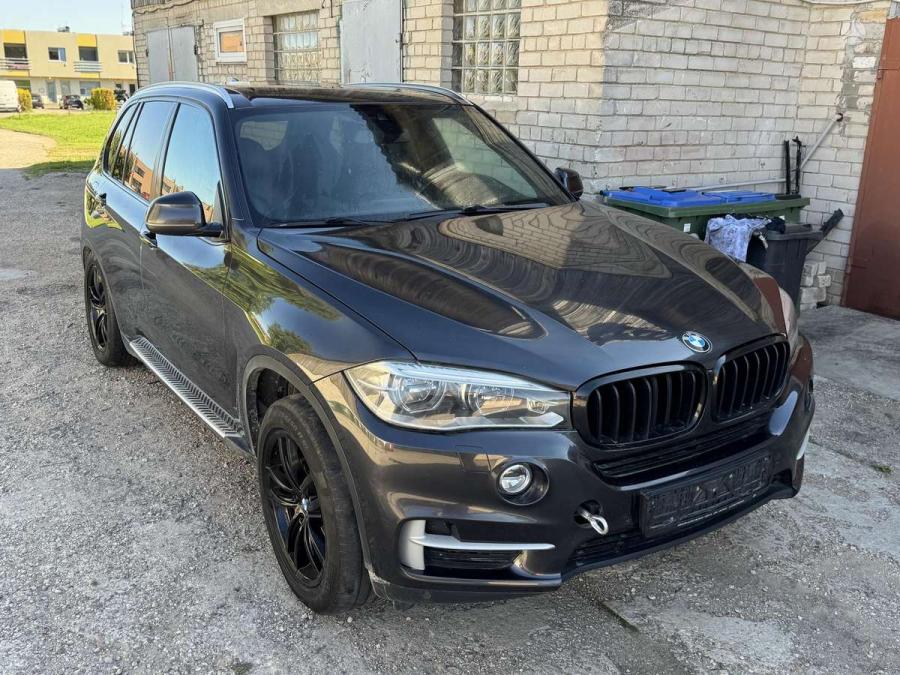 Melns BMW X5 2015 Kauņa, ar dzinēja tilpumu 3.00 L un nobraukumu 321 tūkst. km par 9700 €, foto 3 vietnē AUTOMOTO.COM.LV