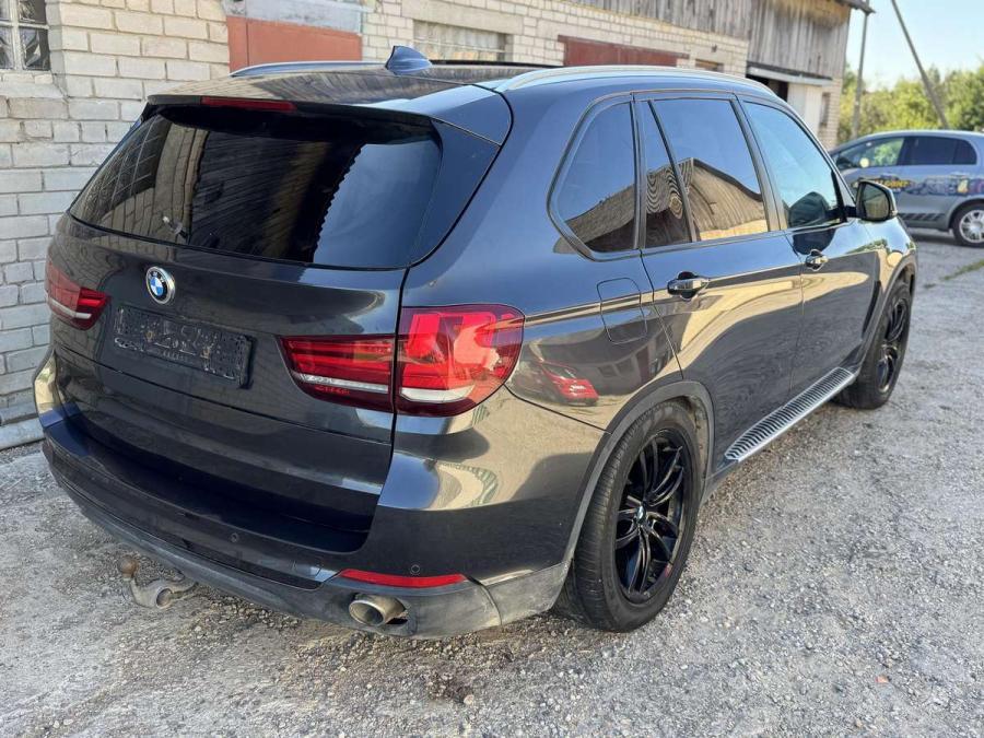 Melns BMW X5 2015 Kauņa, ar dzinēja tilpumu 3.00 L un nobraukumu 321 tūkst. km par 9700 €, foto 5 vietnē AUTOMOTO.COM.LV