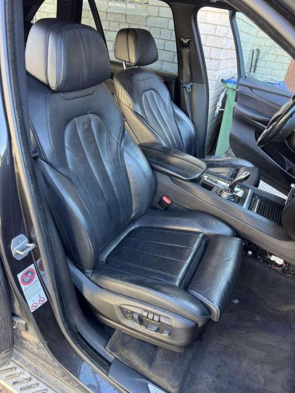 Black BMW X5 2015 in Kaunas, with an engine capacity of 3.00 L and mileage of 321 thousand km for 9700 €, photo 10 on AUTOMOTO.COM.LV