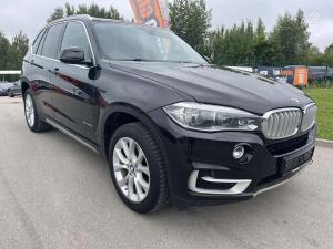 Black BMW X5 2015 in Kaunas, with an engine capacity of 2.00 L and mileage of 262 thousand km for 14250 €, photo  on AUTOMOTO.COM.LV